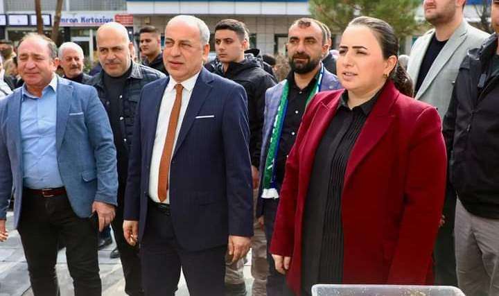RİZE'NİN SEVİLEN ESNAFLARINDAN BİRİ. RİZE'NİN SEVİLEN ESNAFLARINDAN BİRİ.